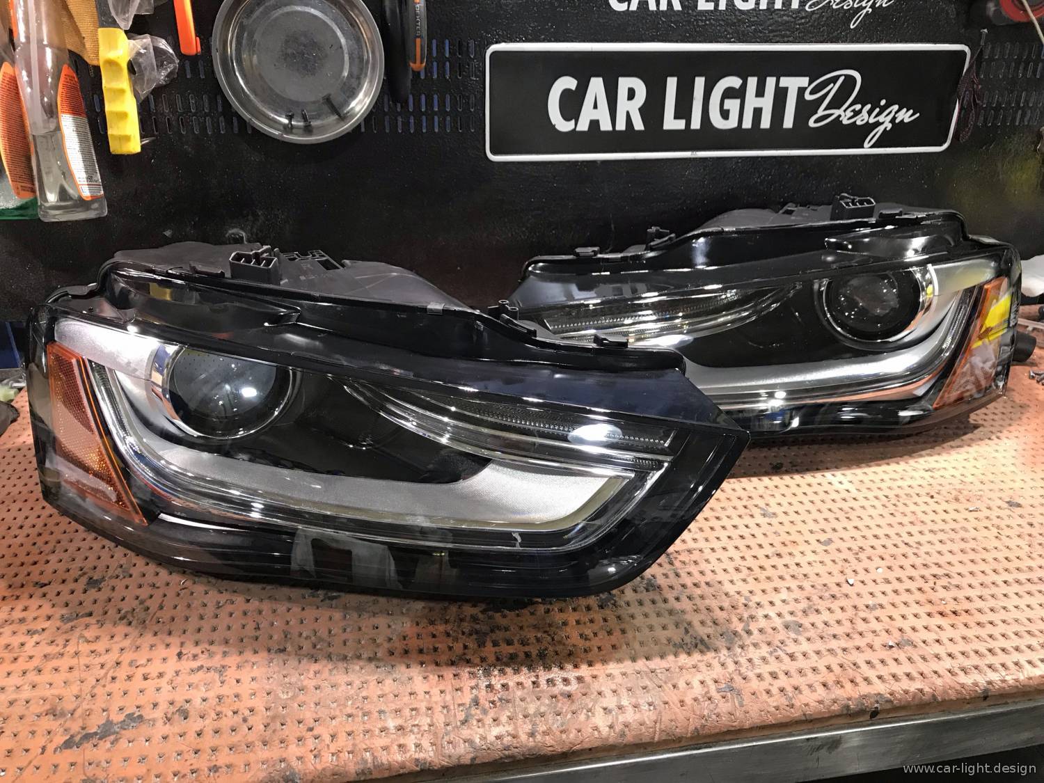 Restoration of broken Audi A4 B8 headlights after an accident